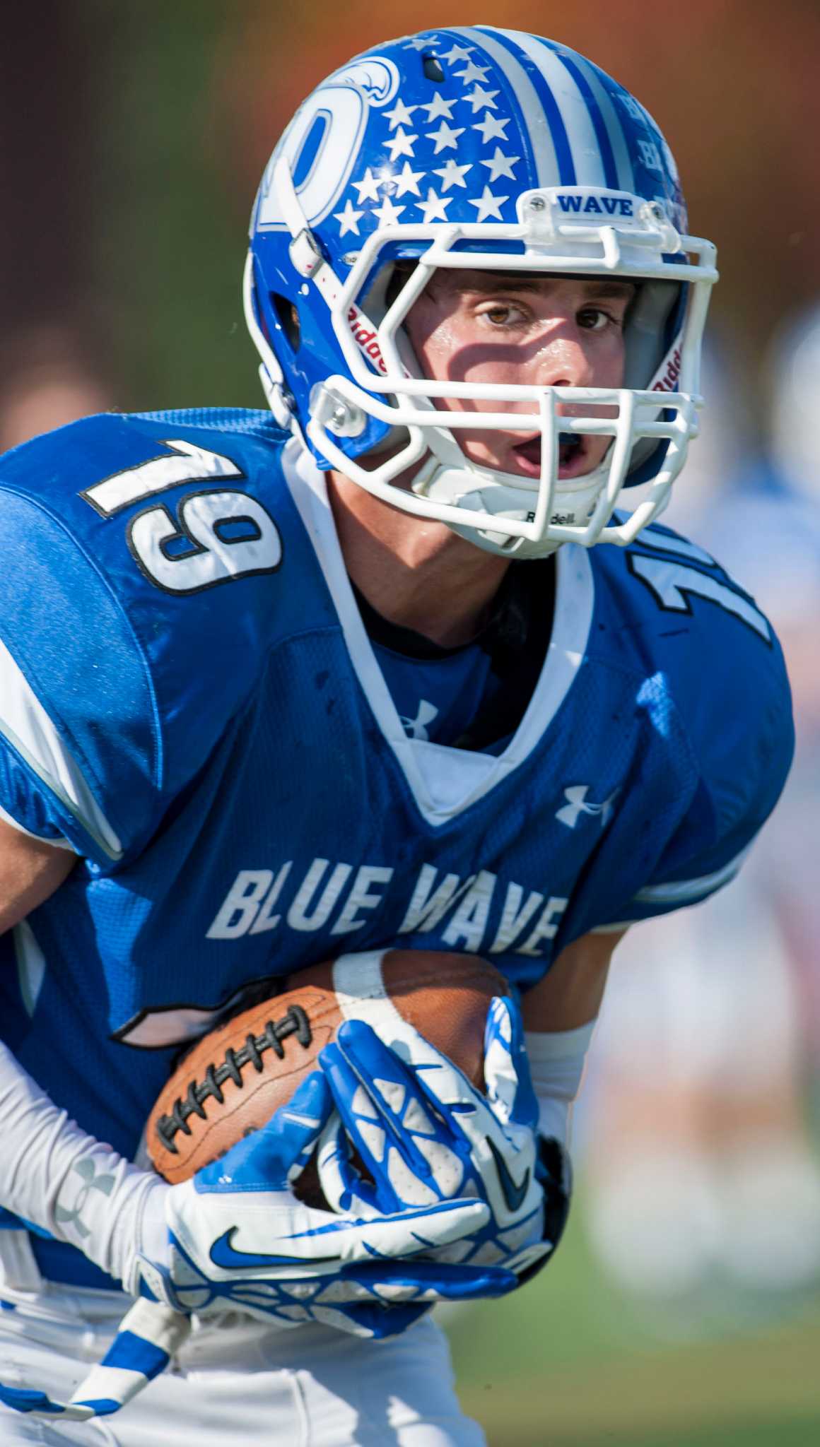 Darien pulls away for lopsided win over Wilton