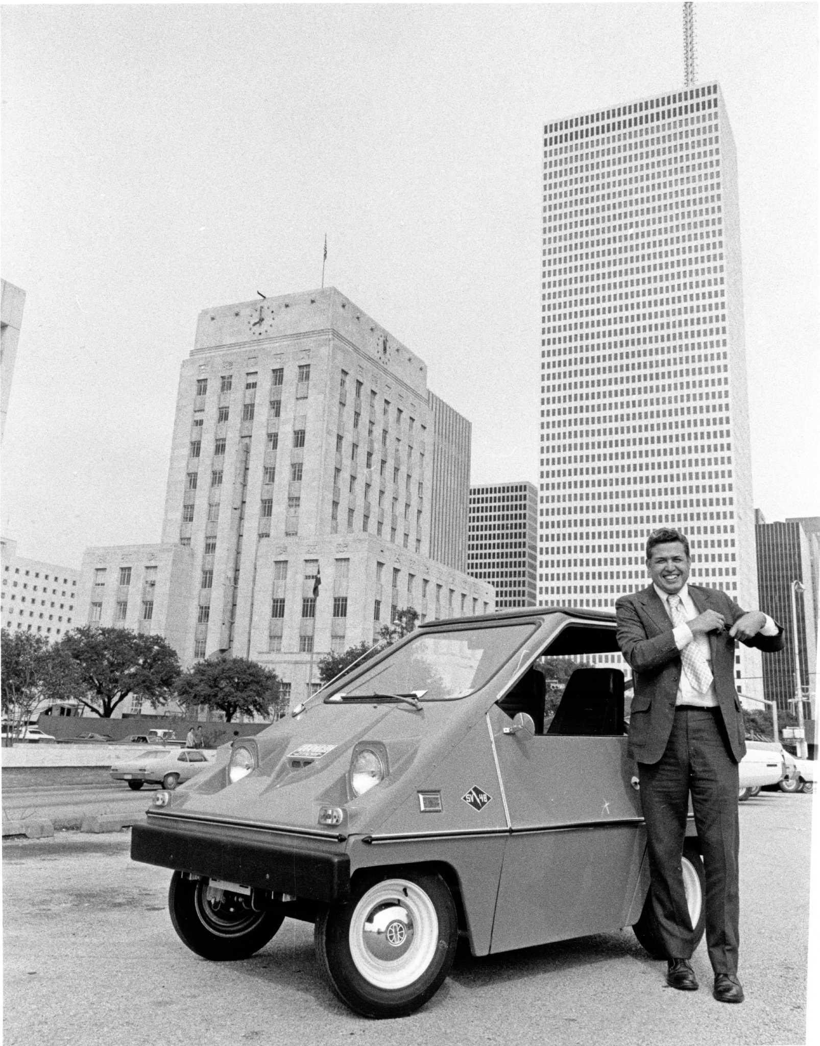 Leonel Castillo, activist, former city controller, dies