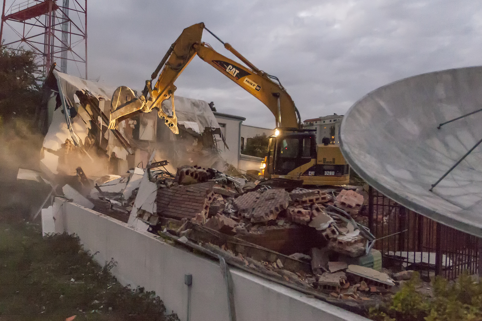 Univision building starts coming down