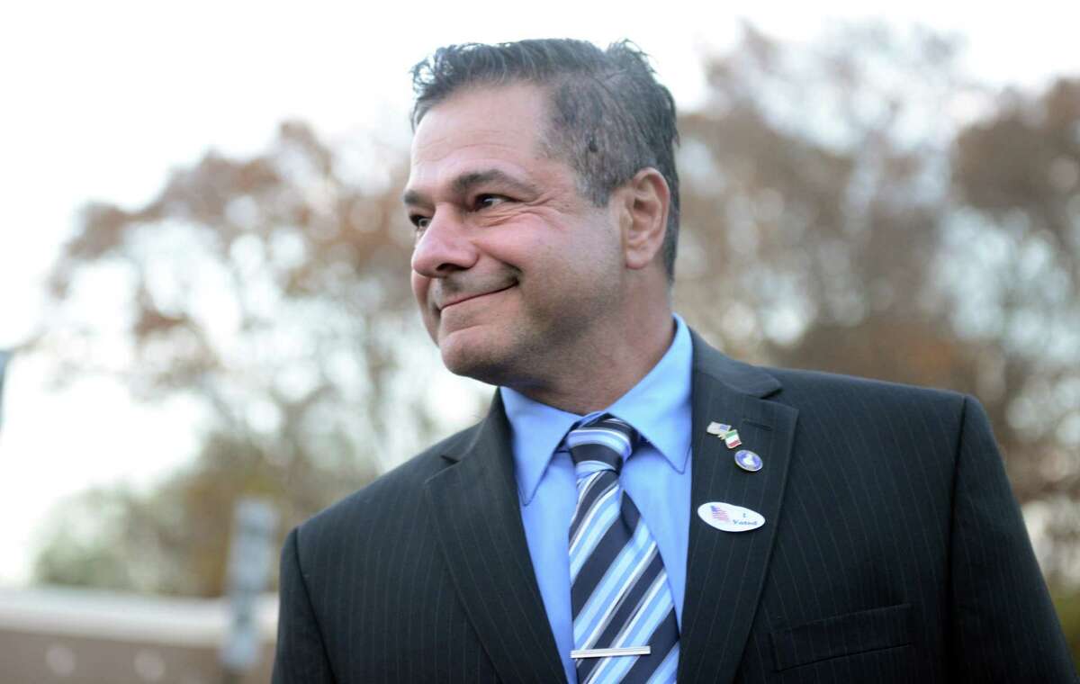 Cassetti upsets DellaVolpe in mayoral race