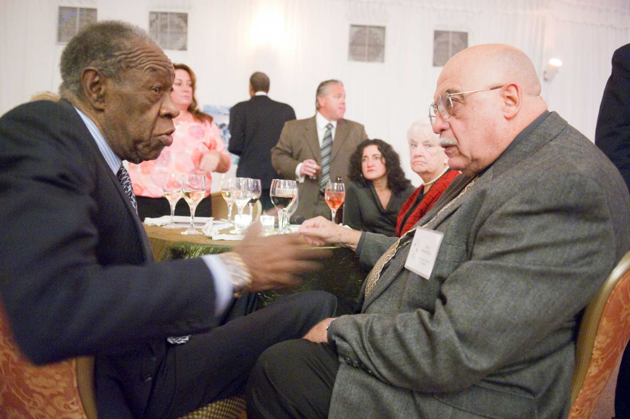 Local basketball legend Clinkscales dies at 81