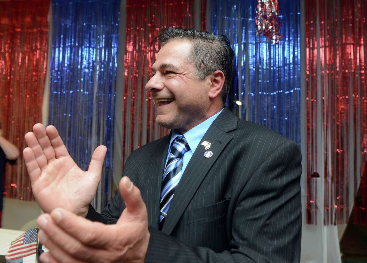Cassetti upsets DellaVolpe in mayoral race