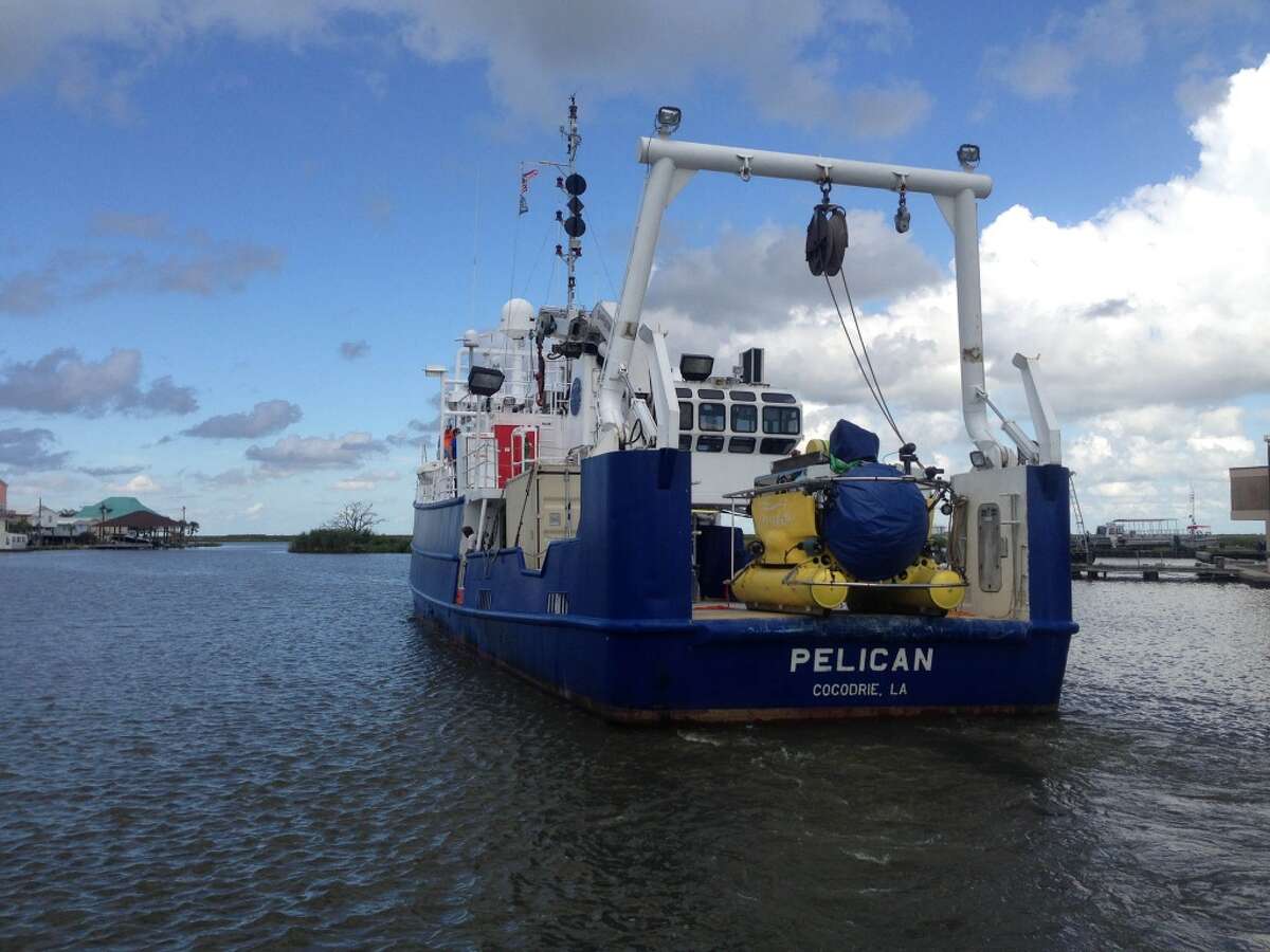 A lure for divers: Fighter jets as artificial reef