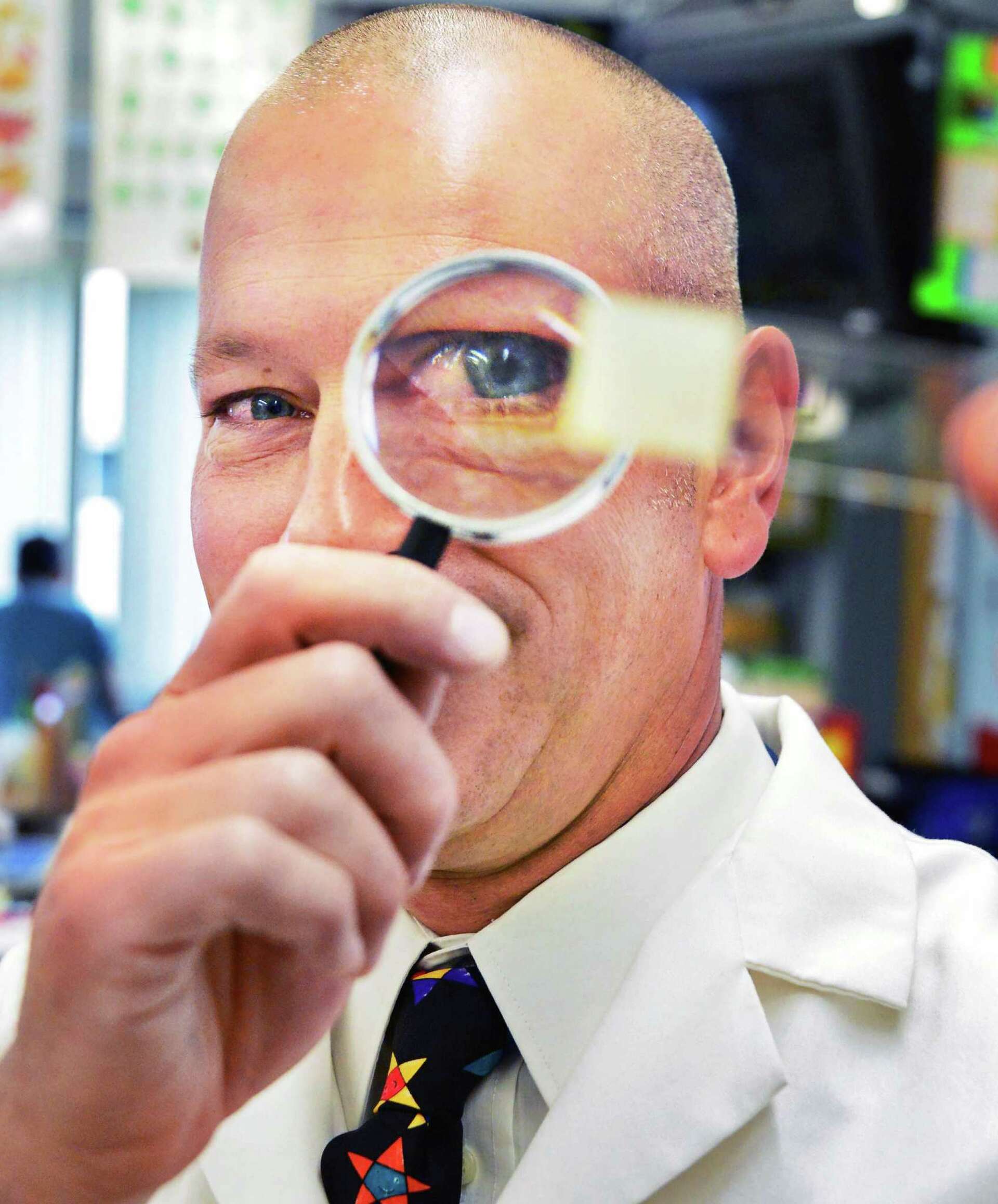 Passion makes teacher life of the science party