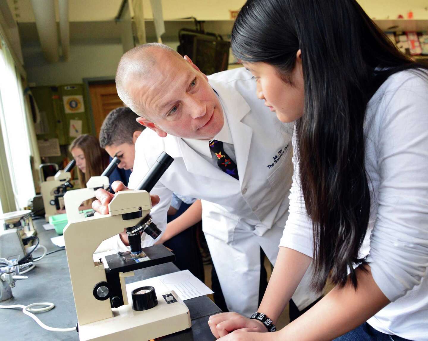 Passion makes teacher life of the science party