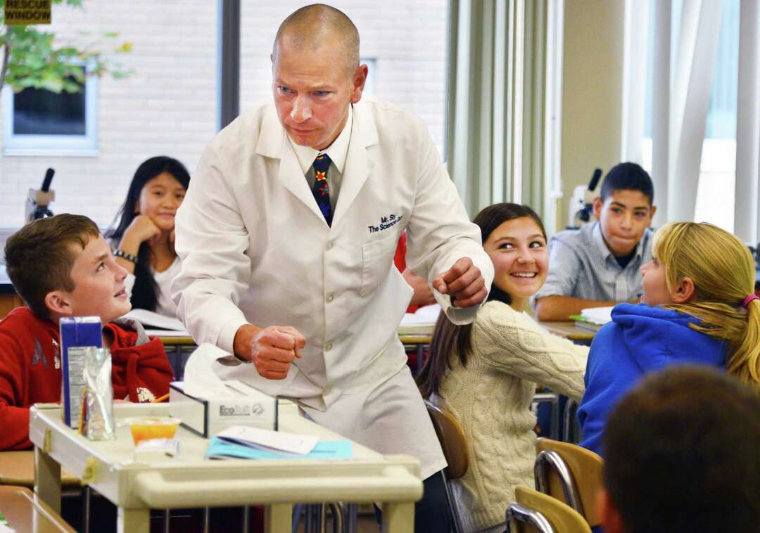 Passion makes teacher life of the science party