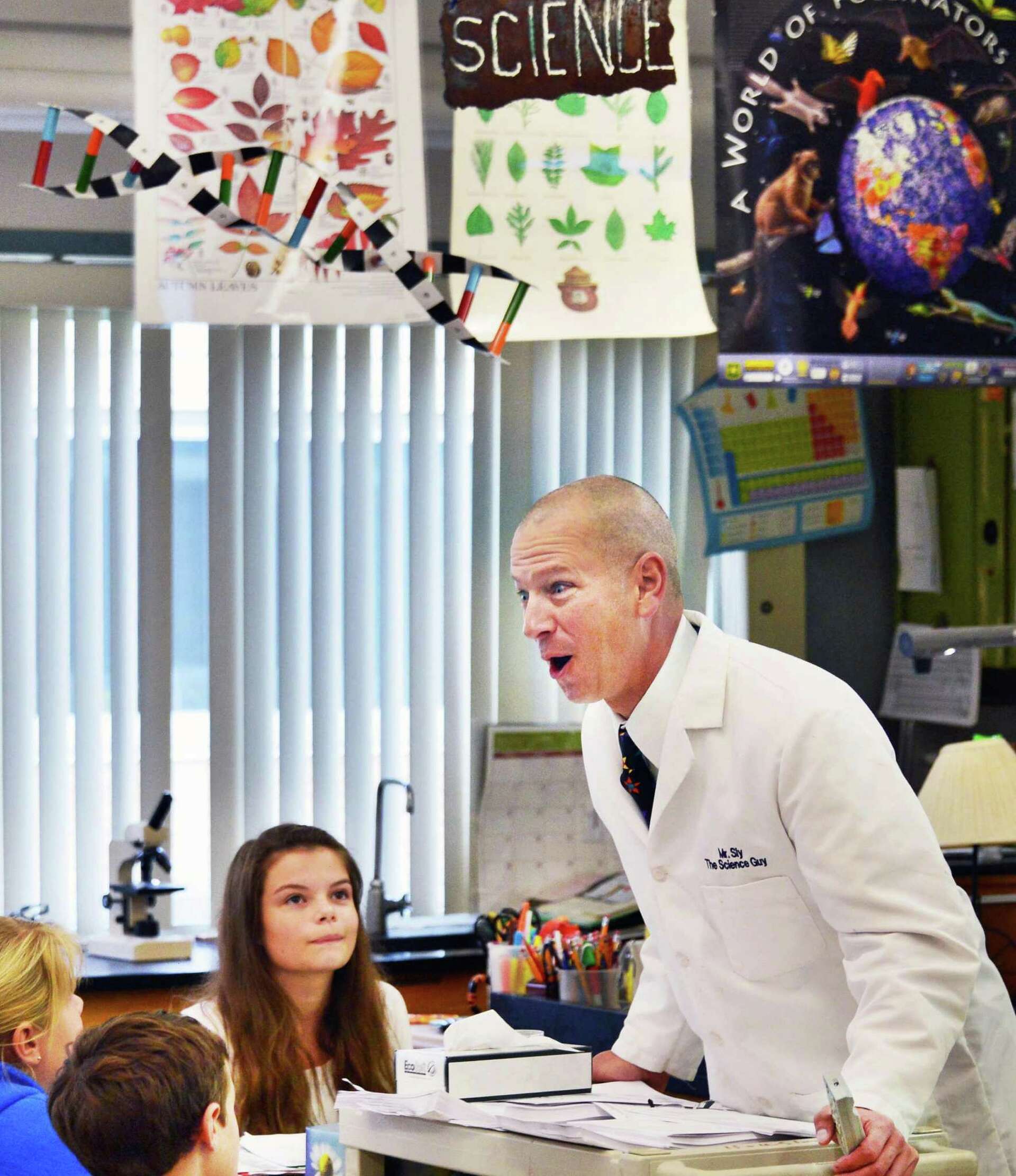 Passion makes teacher life of the science party