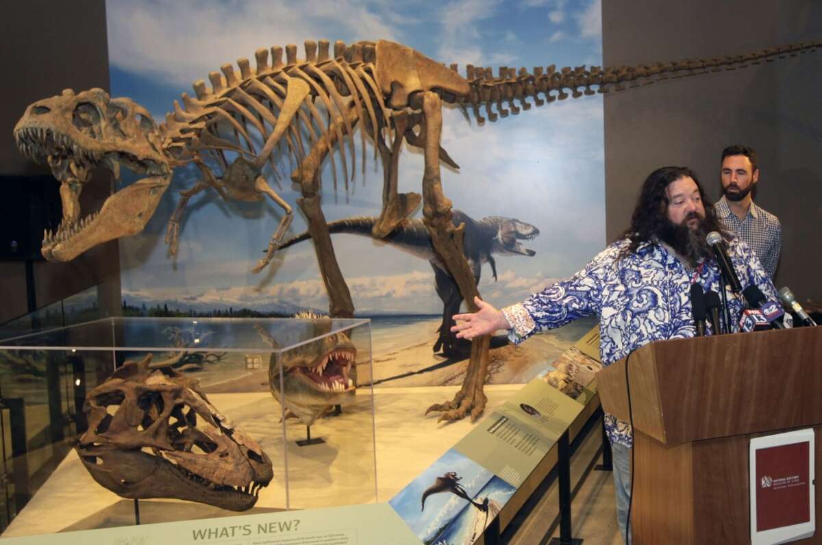 Newest dinosaur discovered is a seriously badass giant raptor