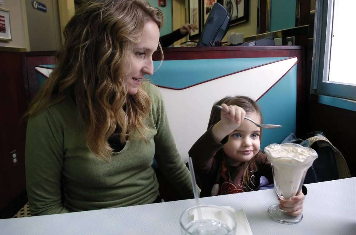 Classic fare, decor at New Canaan Diner