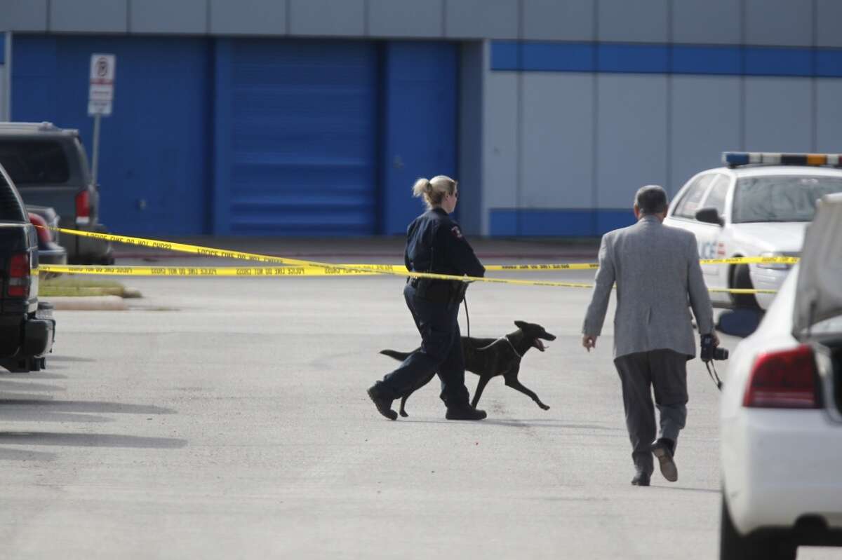 HISD officer shoots at suspects outside Barbara Jordan High School