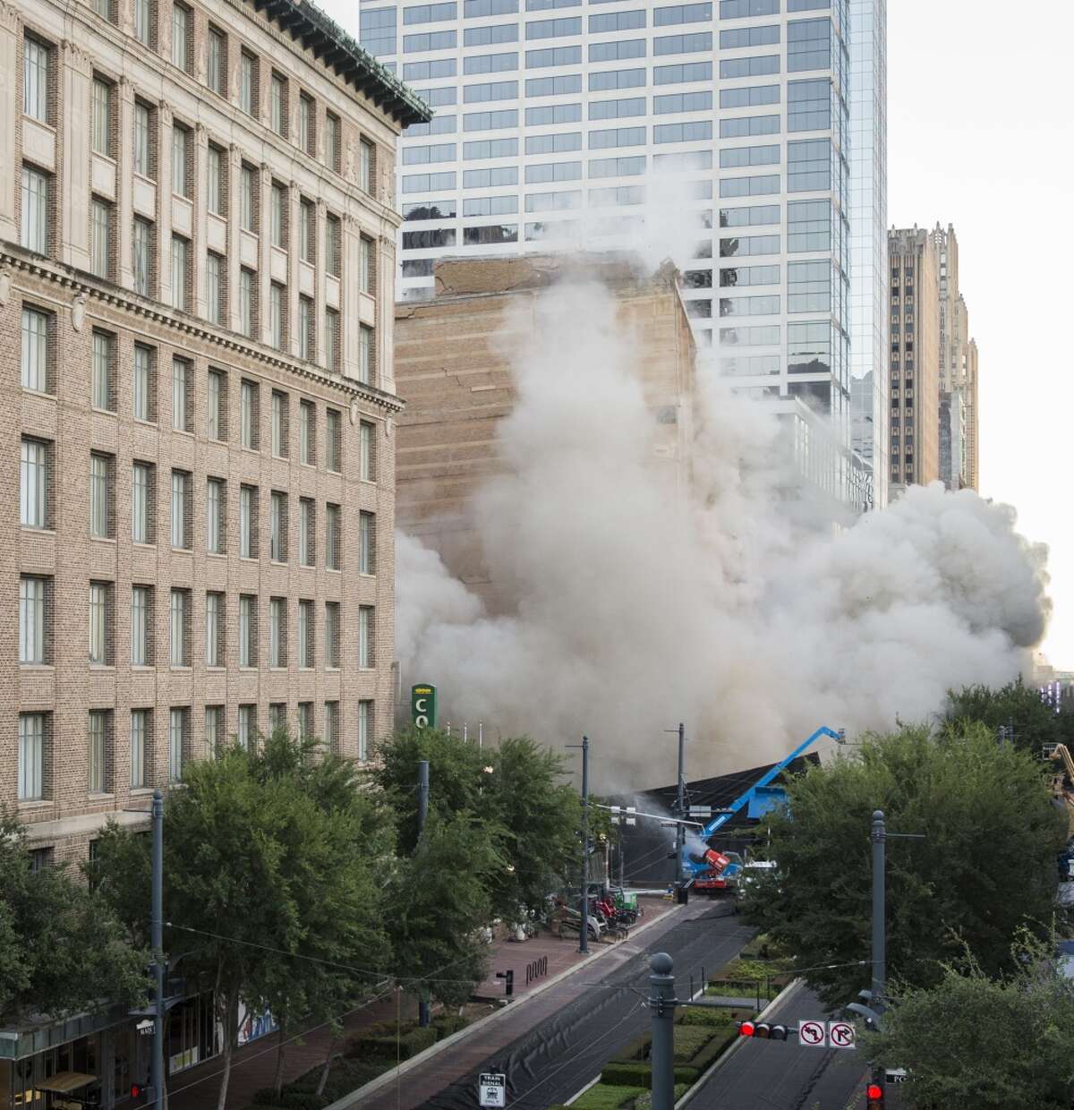 Houston artist paints some of the city's favorite landmarks