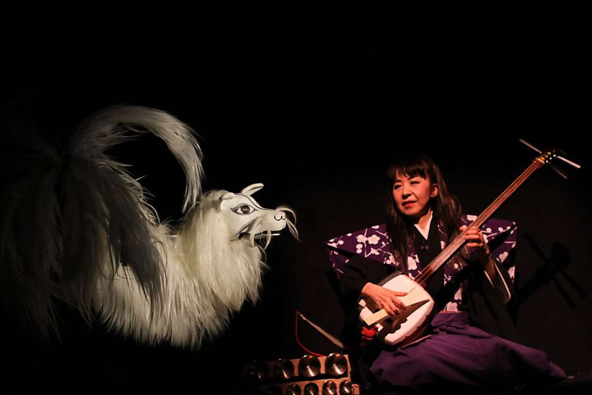 Theater review: 'Dogugaeshi' weaves a spell