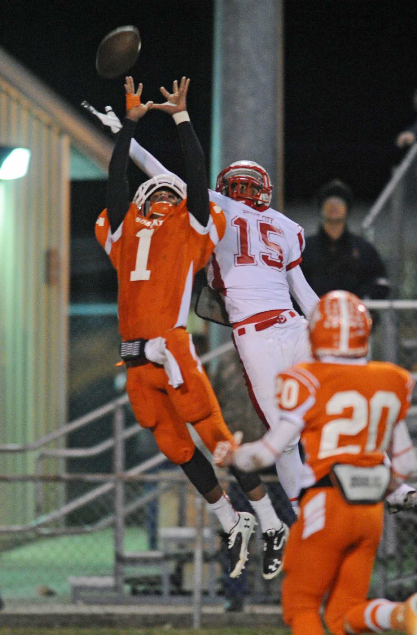 Orangefield prepares for first playoff game in 10 years