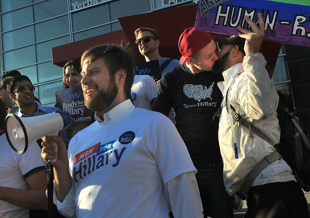 Hillary Clinton stresses unity in S.F. speech
