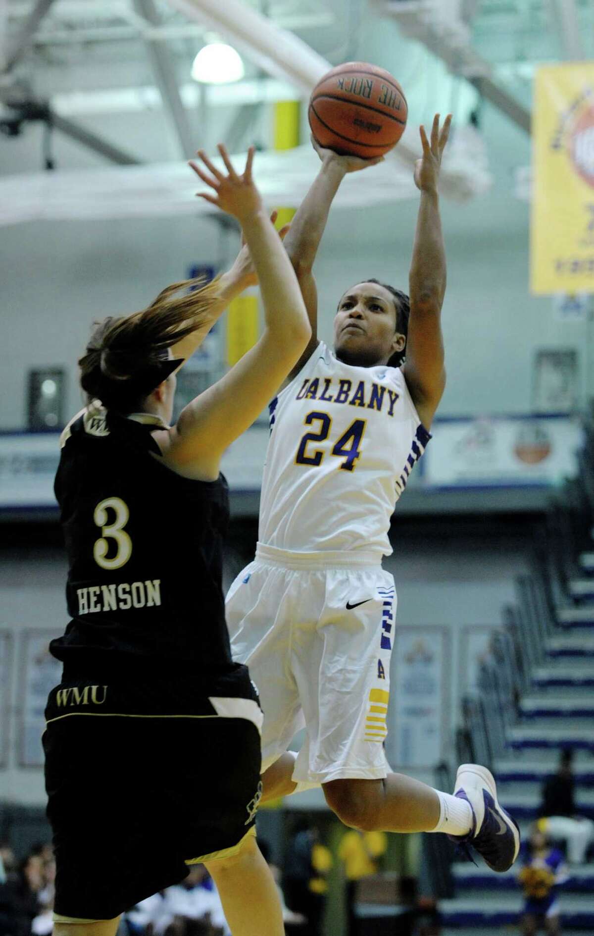 Richards a main Dane