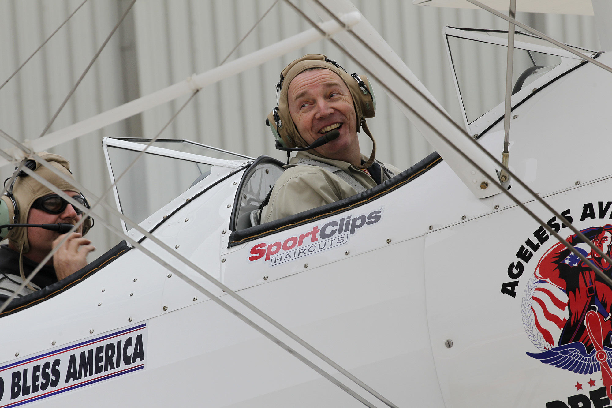 Nonprofit honors vets with biplane flights