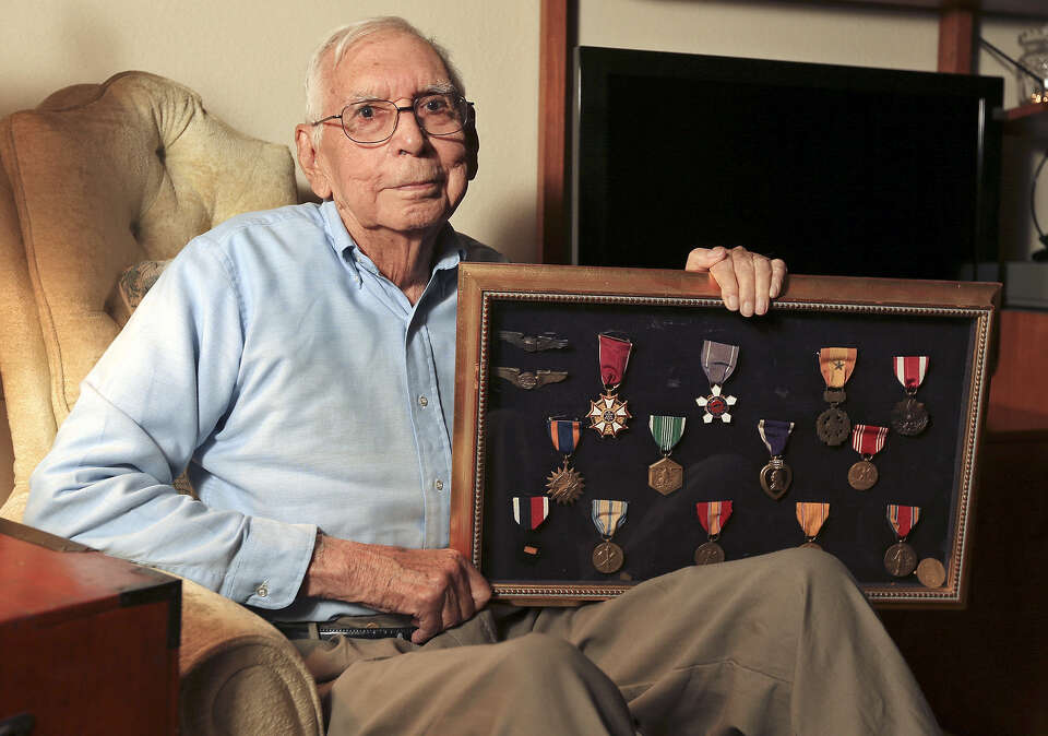 On Veterans Day, 'Solo pilots' look back on lives saved, lost