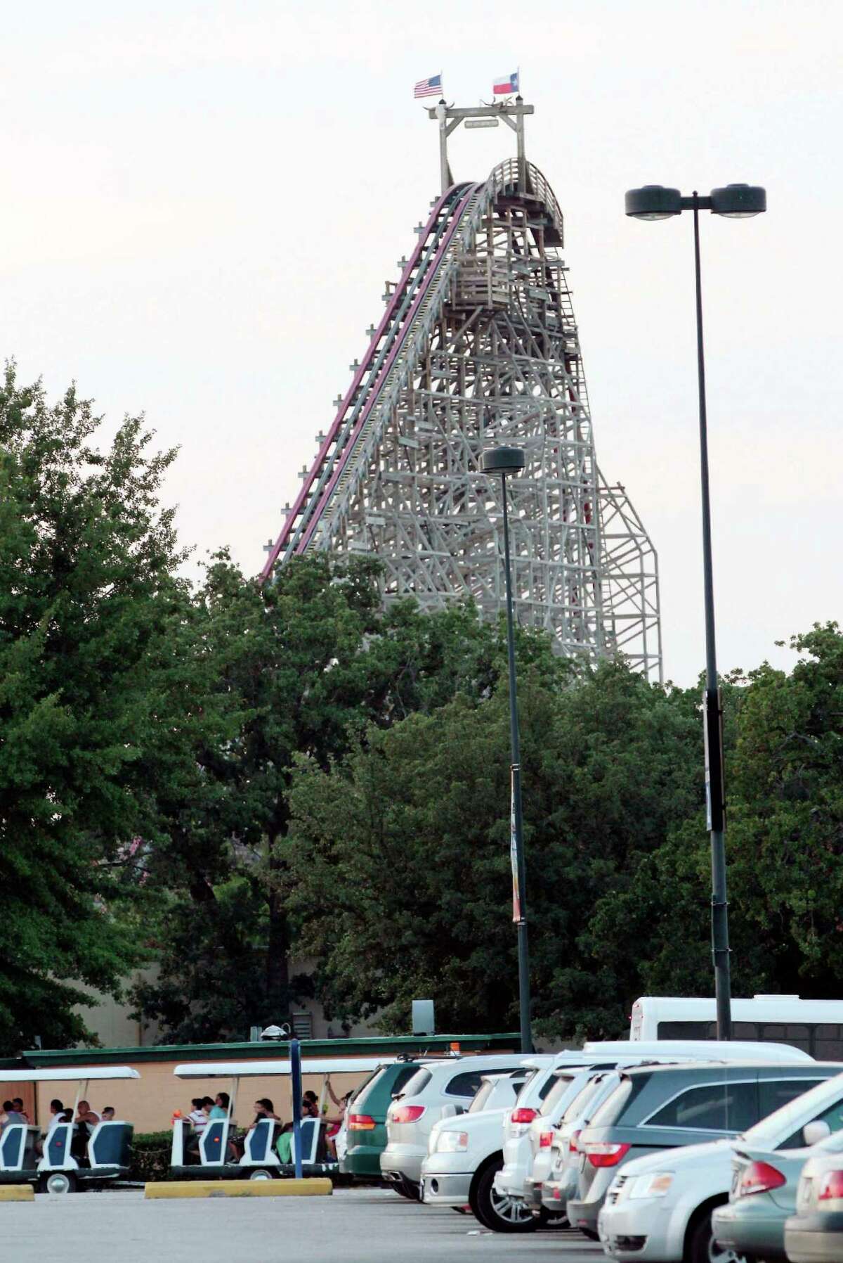 Report details horror of fatal Six Flags roller coaster fall