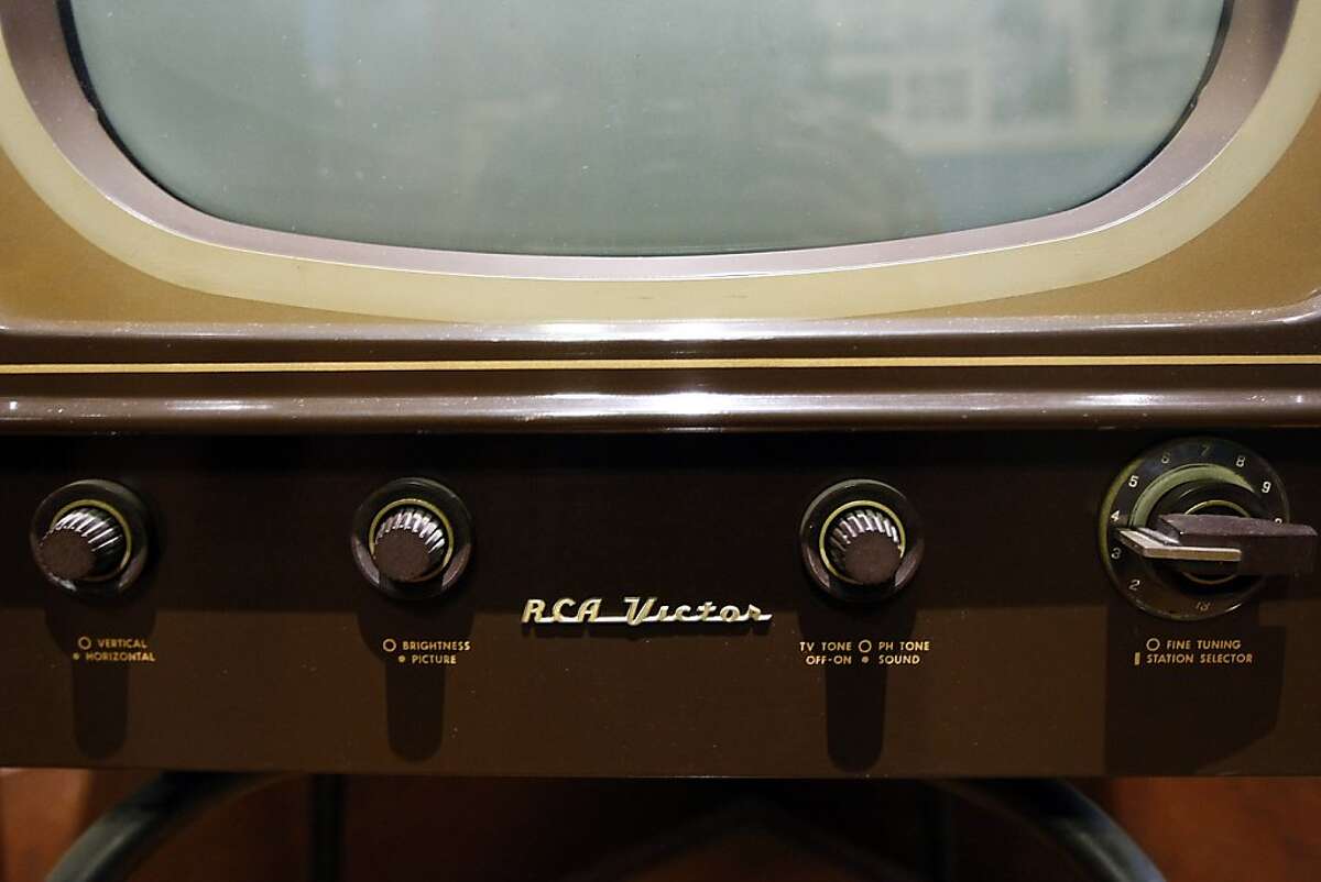 Palo Alto museum clicks back to 1950s TV
