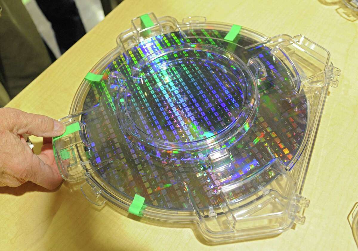 Fab 8 plant to get a bite of Apple