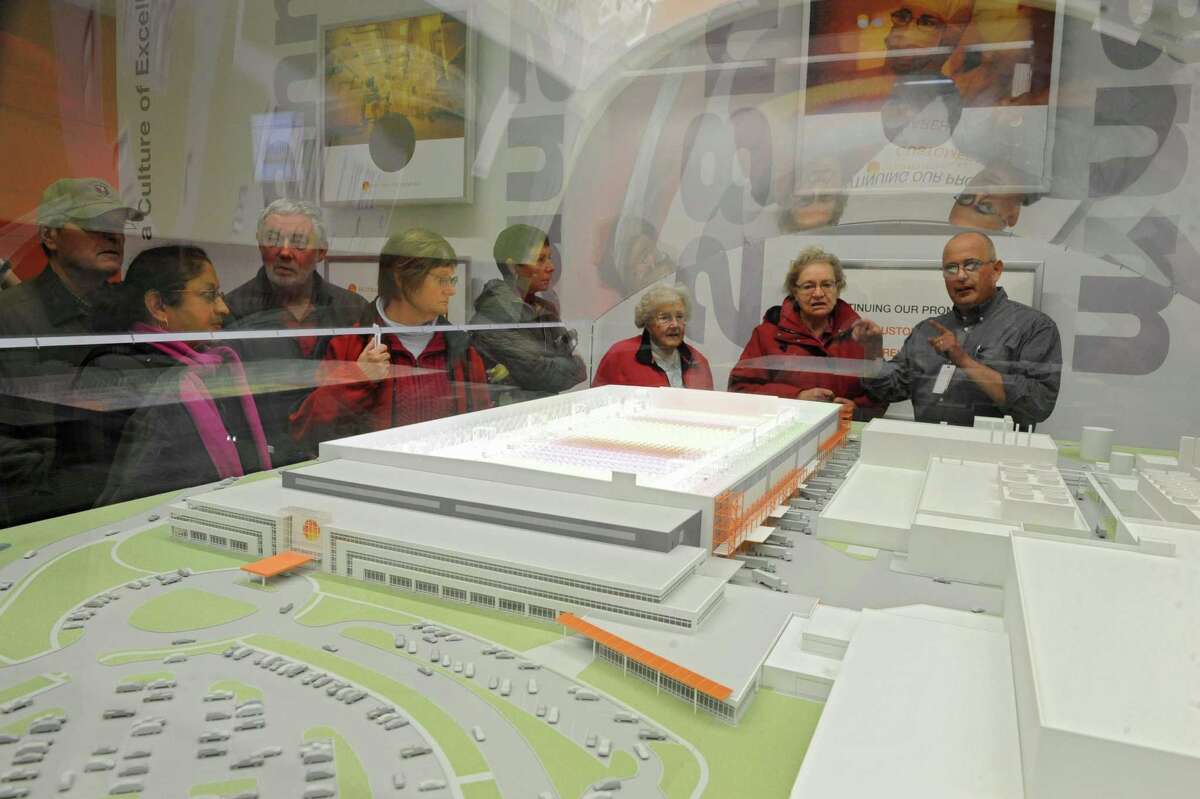 Fab 8 plant to get a bite of Apple