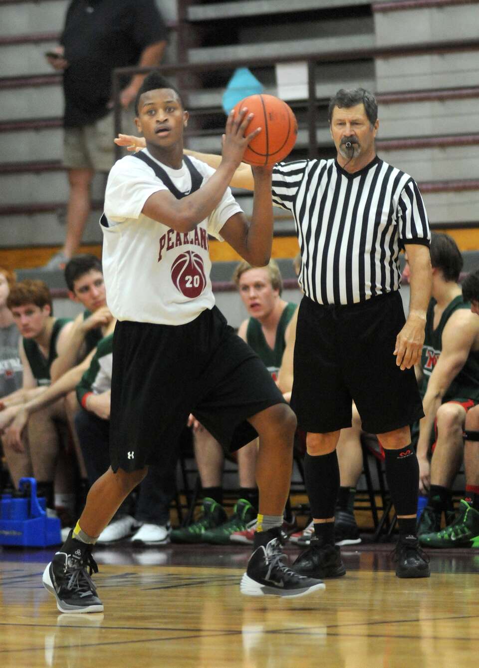 Boys basketball: Manvel, Pearland tip-off season as top teams