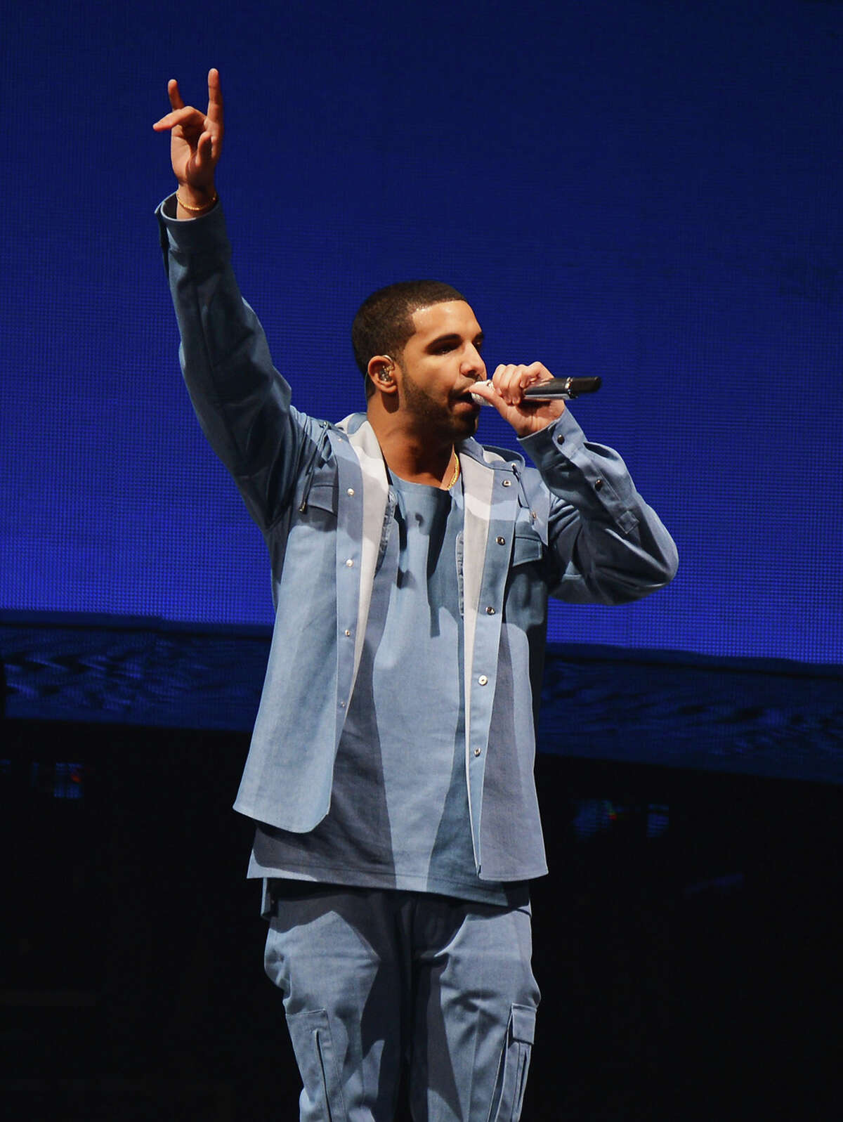 'Johnny Football' takes in Drake debut at AT&T Center
