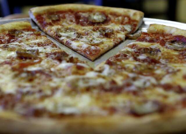 Dining on a Budget | Sapore's Pizza