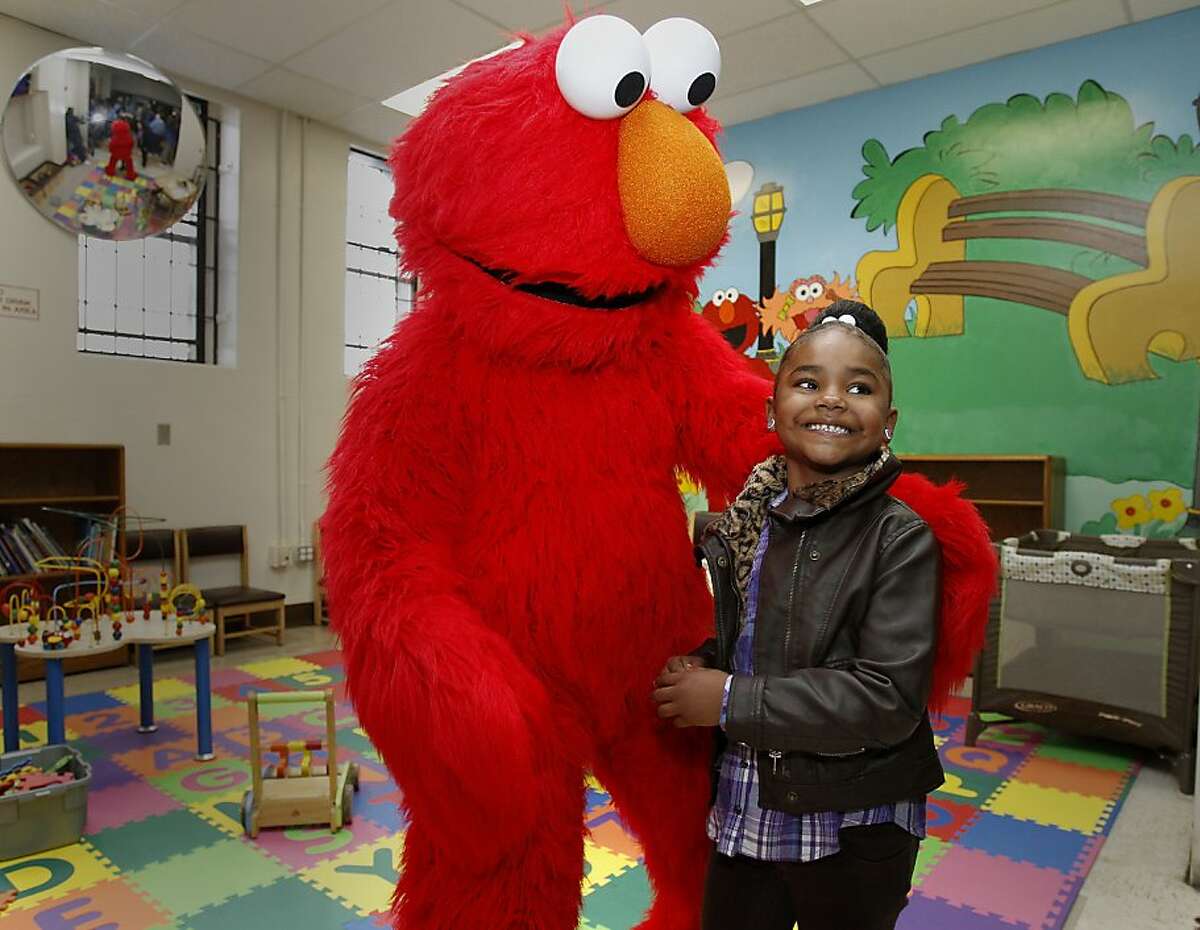 Elmo pays a visit to San Quentin