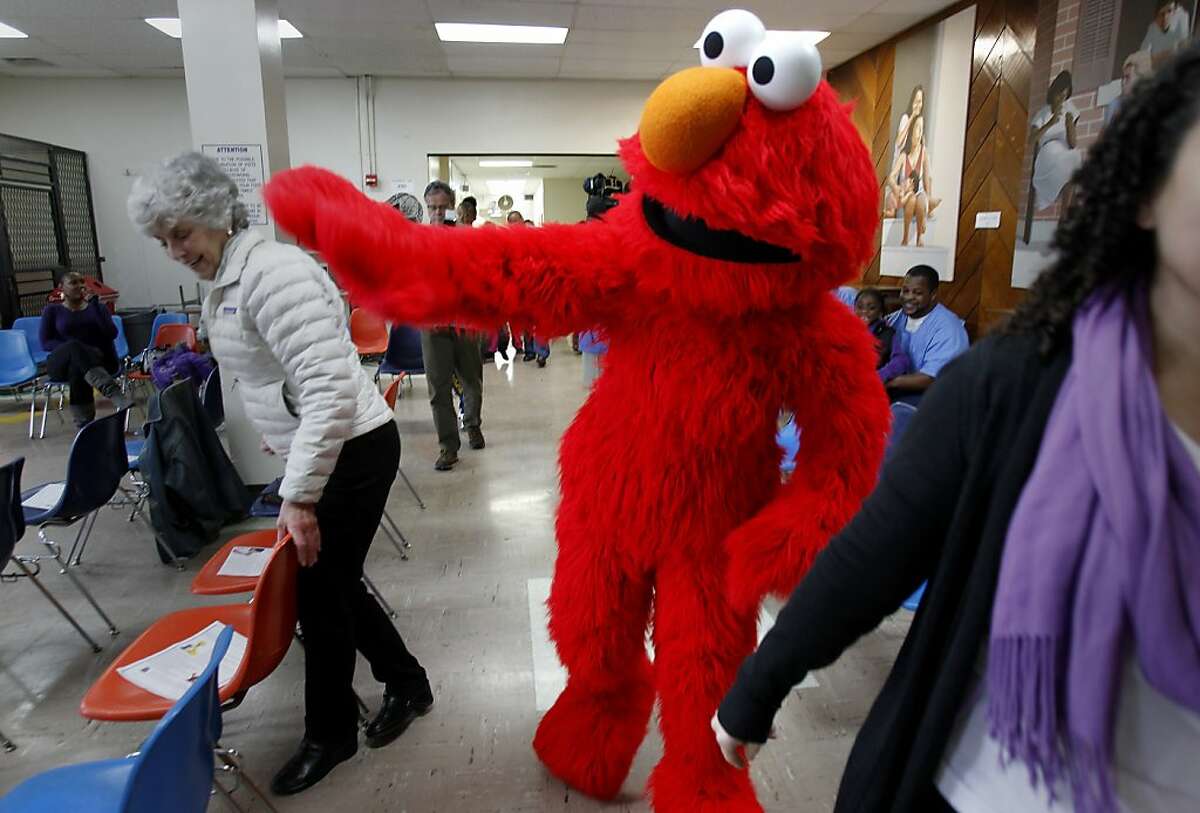 Elmo pays a visit to San Quentin