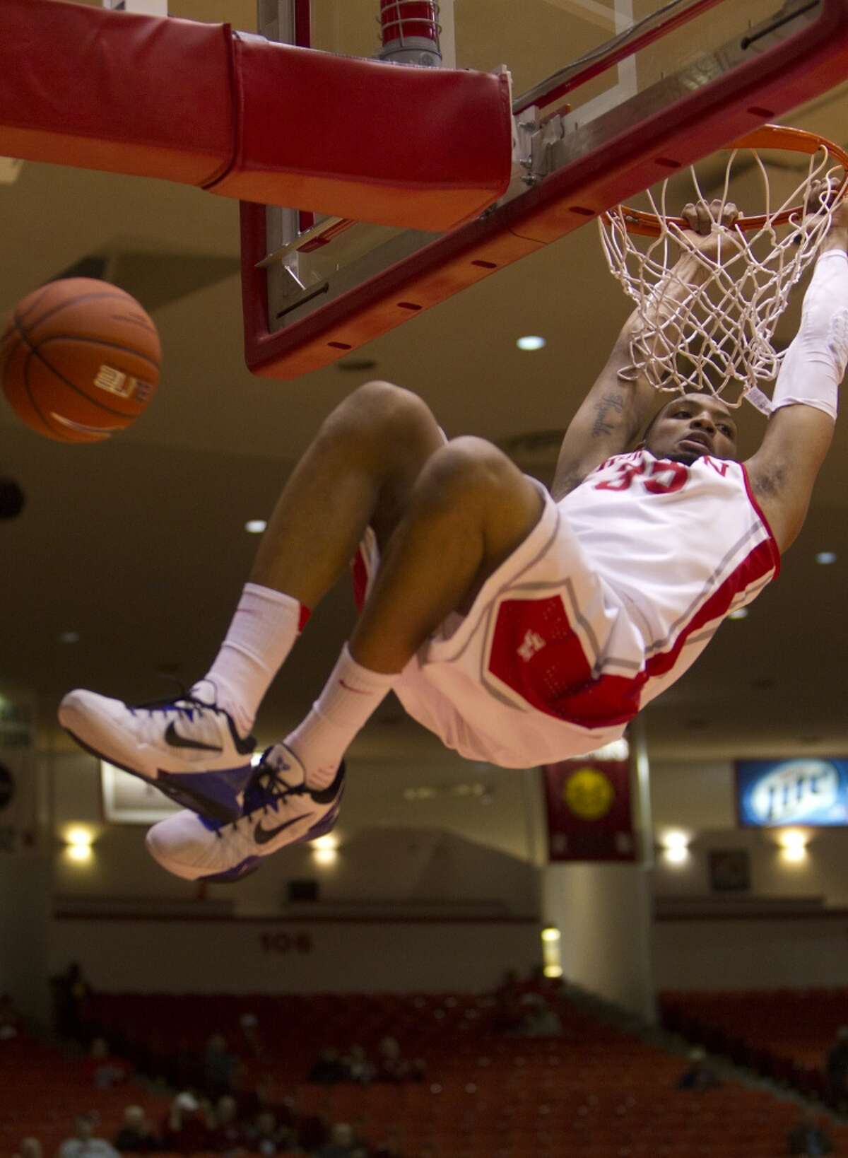 Two Cougars request to transfer