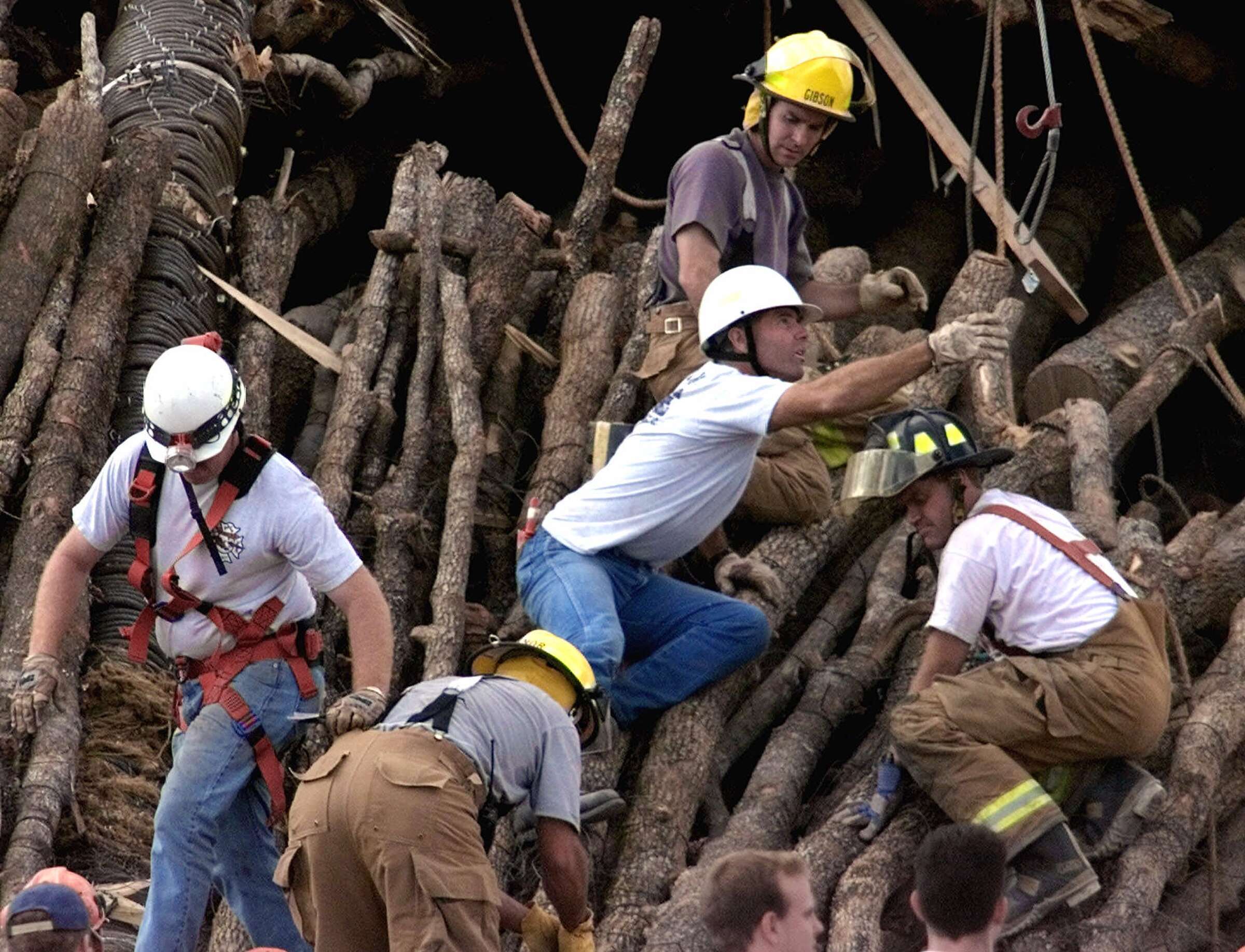 20 years later, photos show how Texas A&M came together after tragic ...