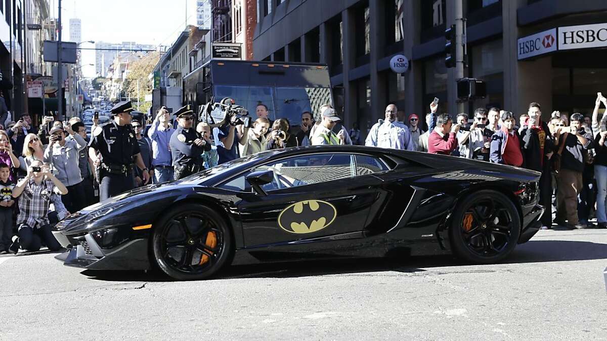 Batkid: Thousands cheer on pint-size superhero