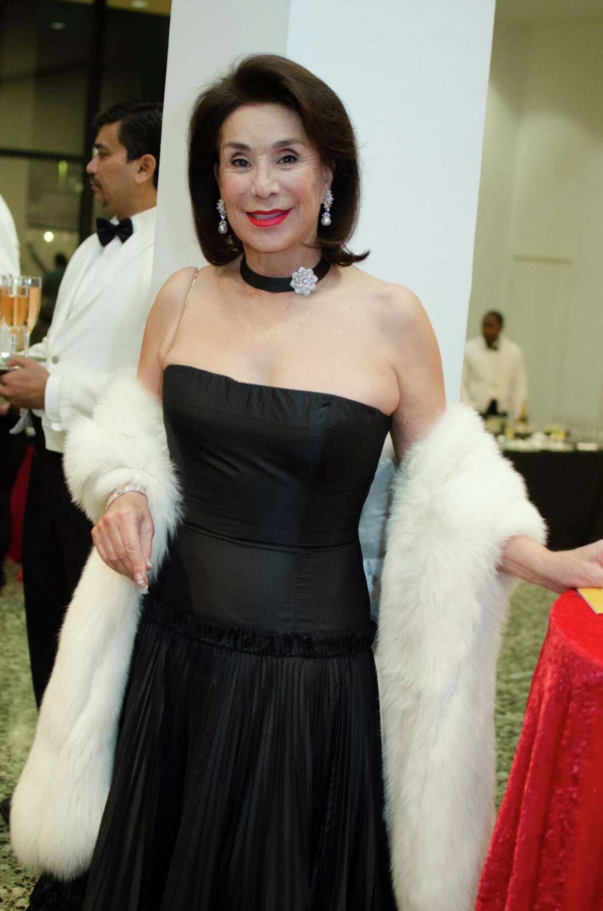 Latin American Experience gala brings museum $1.3 million