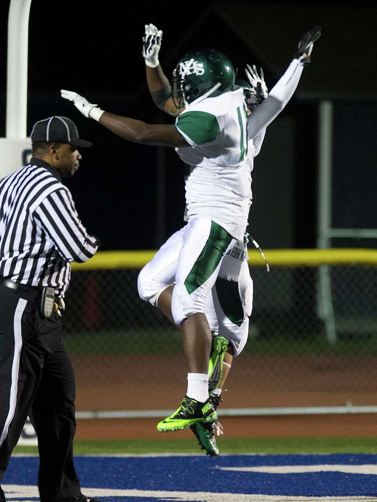 Staples football rolls past Norwalk