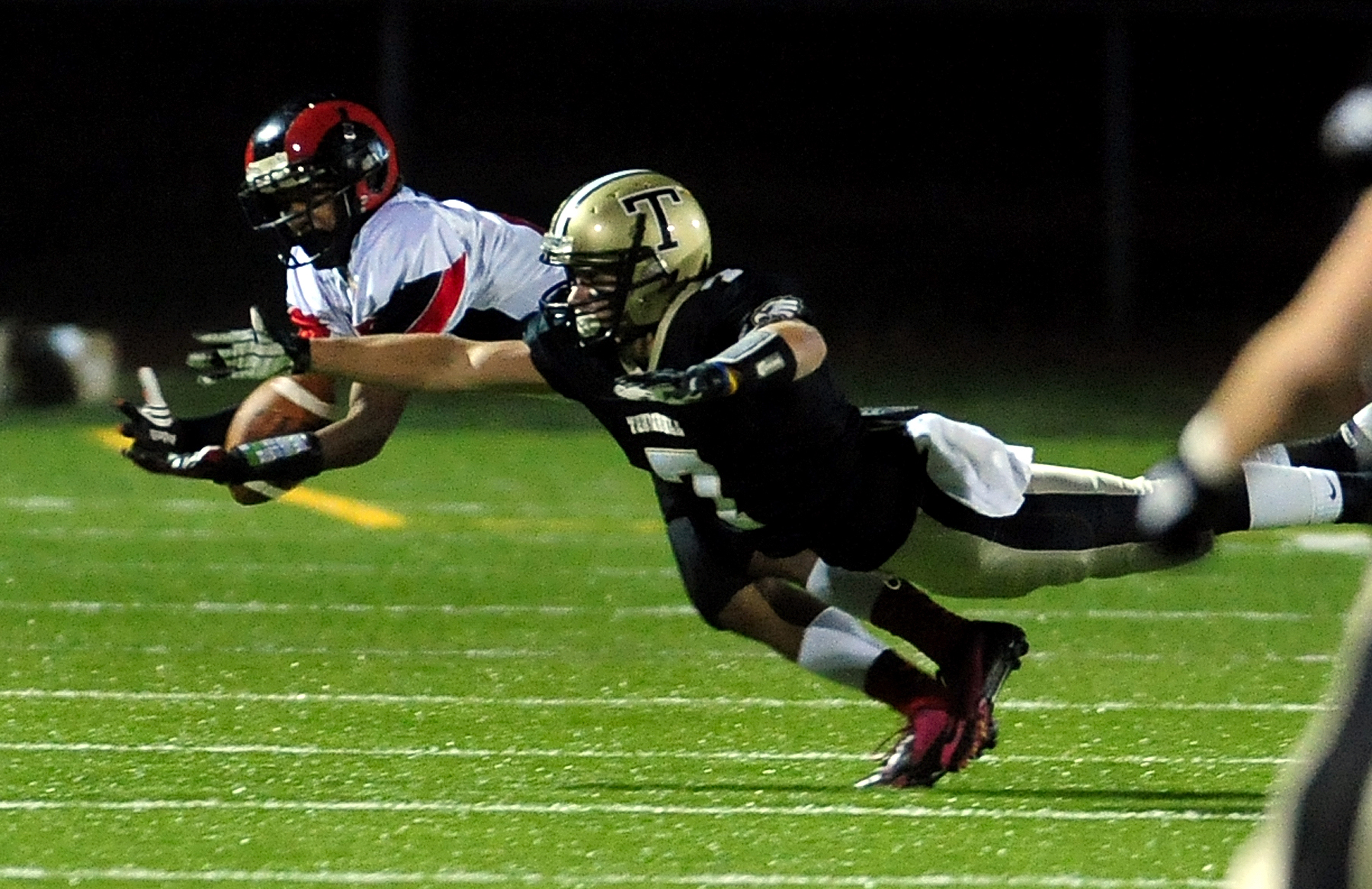 Laying out! Diving for glory