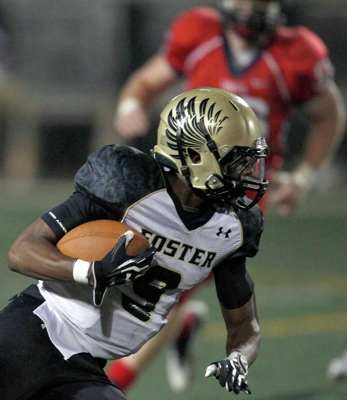 Cinco Ranch outlasts Bellaire to claim 50-43 first-round win