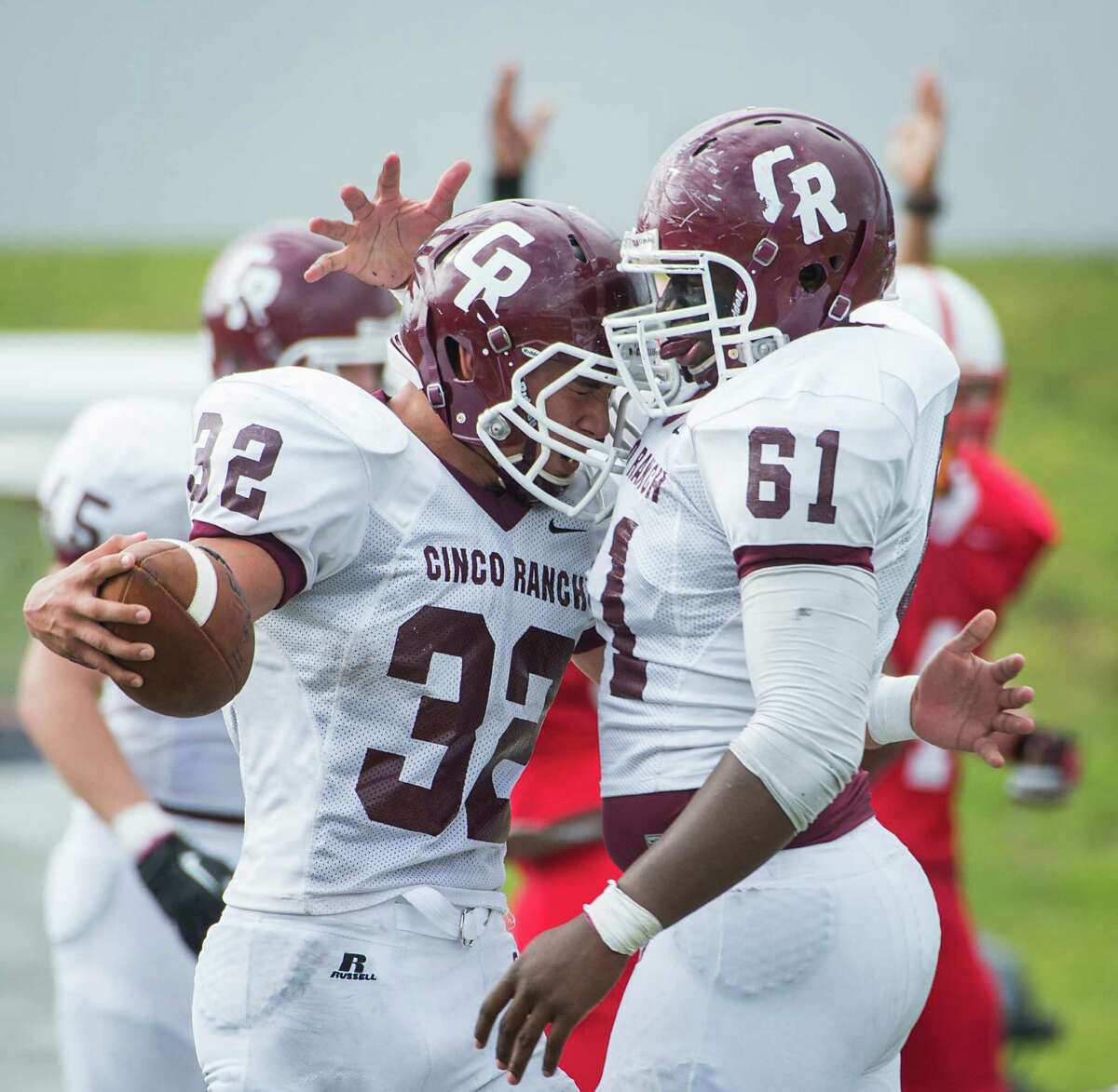 Cinco Ranch outlasts Bellaire to claim 50-43 first-round win