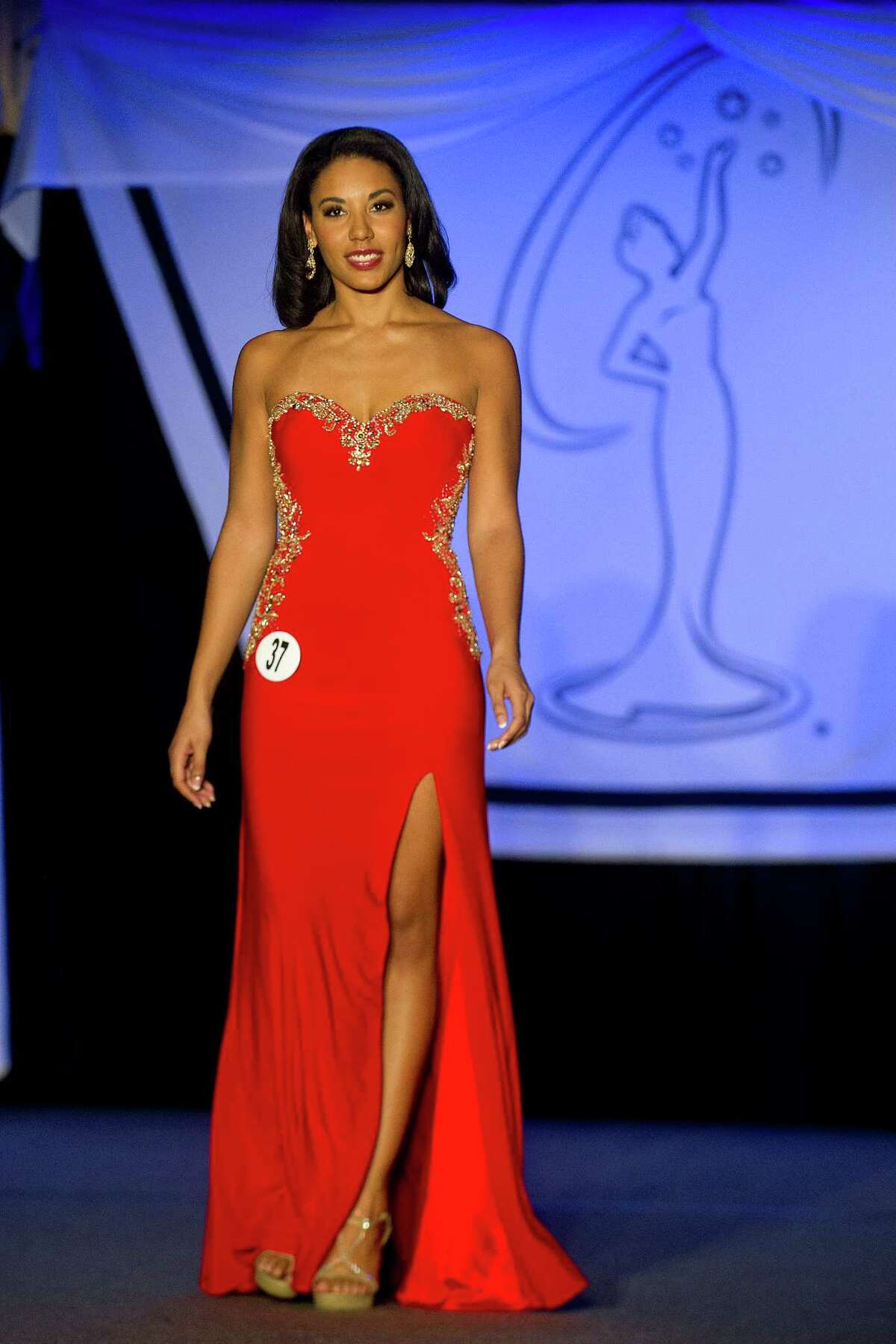 Greenwich woman wins Miss Connecticut title