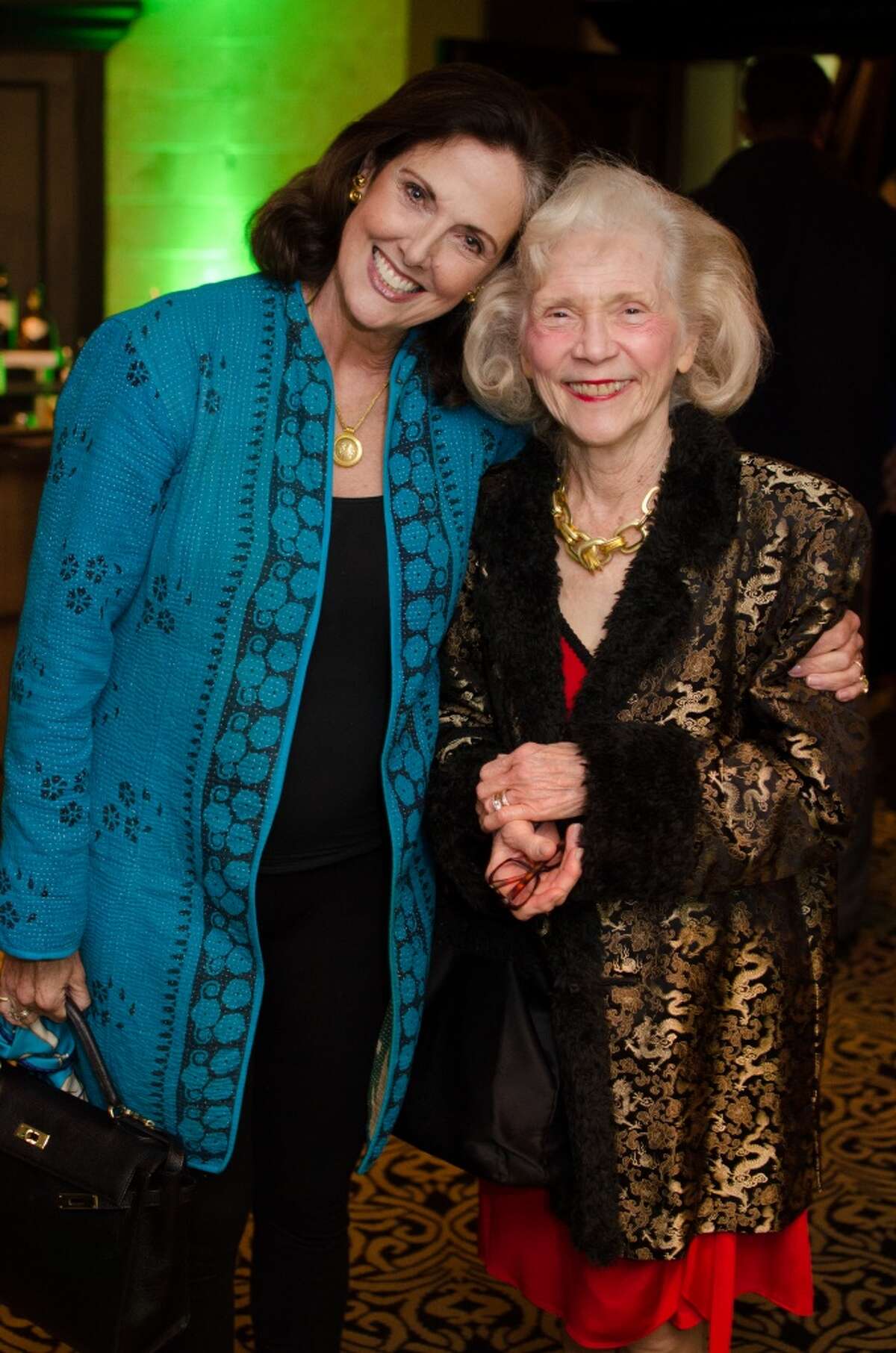 Archie Manning happy for retired son Peyton, lighter travel schedule