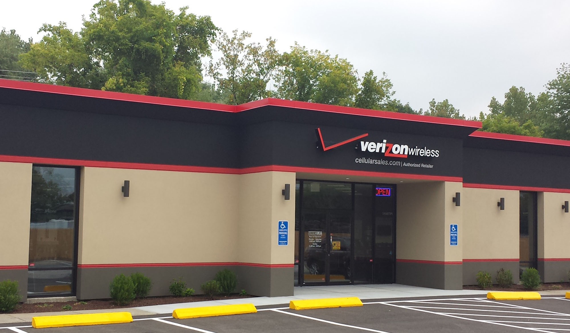 Cellular Sales opens New Milford store