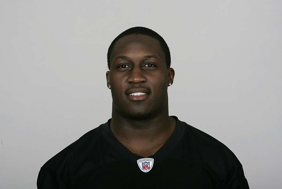 2 dead, including ex-Raider, in Oakland wreck