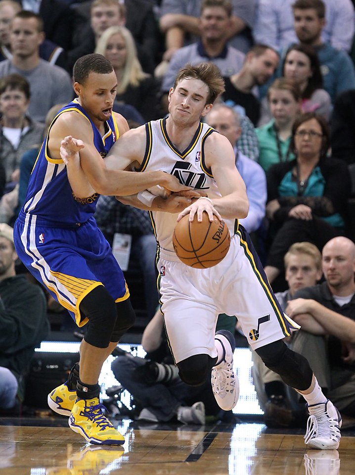 Defense carries Warriors past Jazz