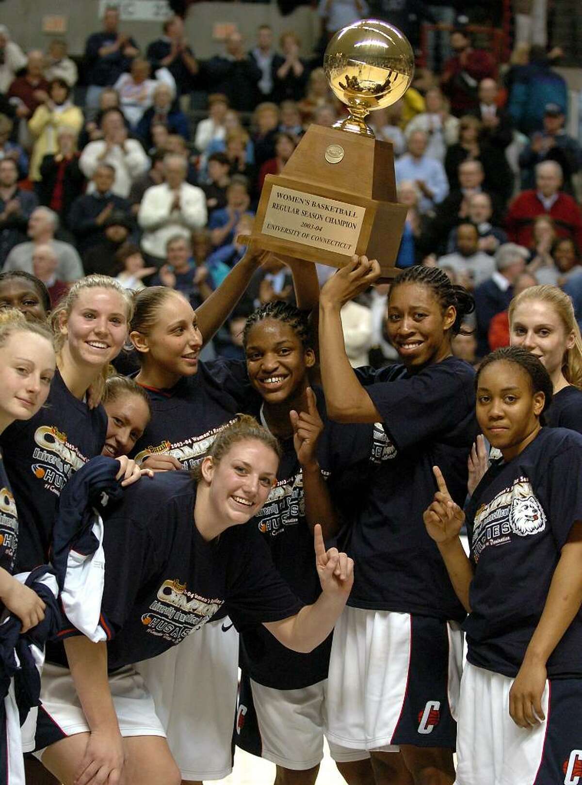 UConn women courting a legacy