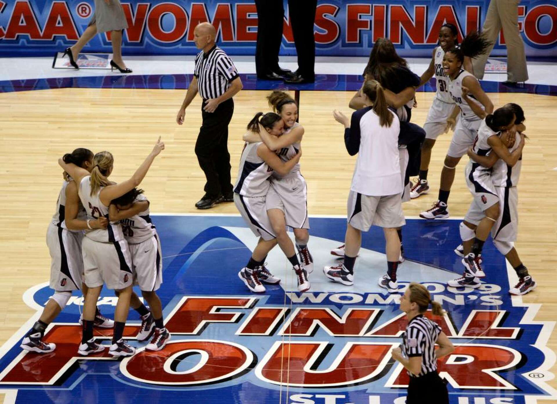UConn women courting a legacy