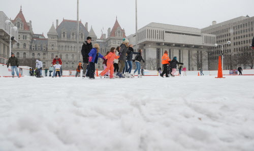 Plaza ice rink opens day after Thanksgiving