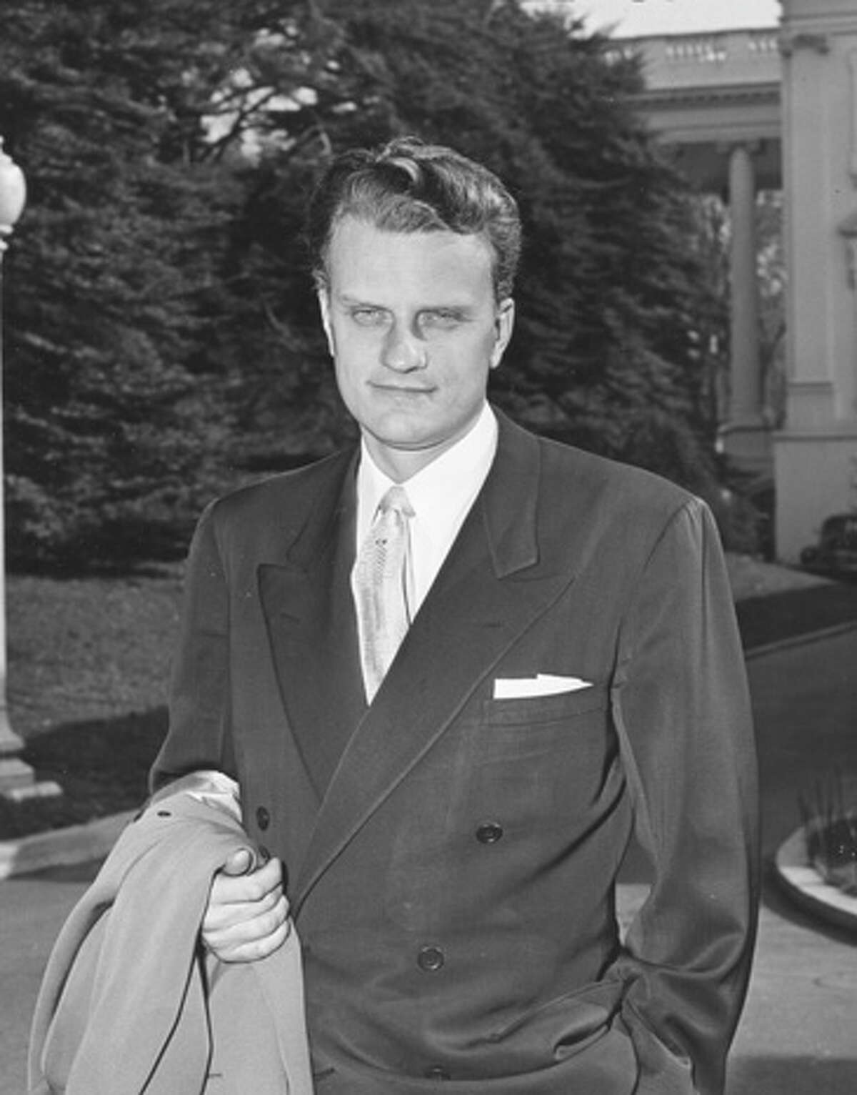 Billy Graham's son, no longer a Republican, launches voters' prayer tour