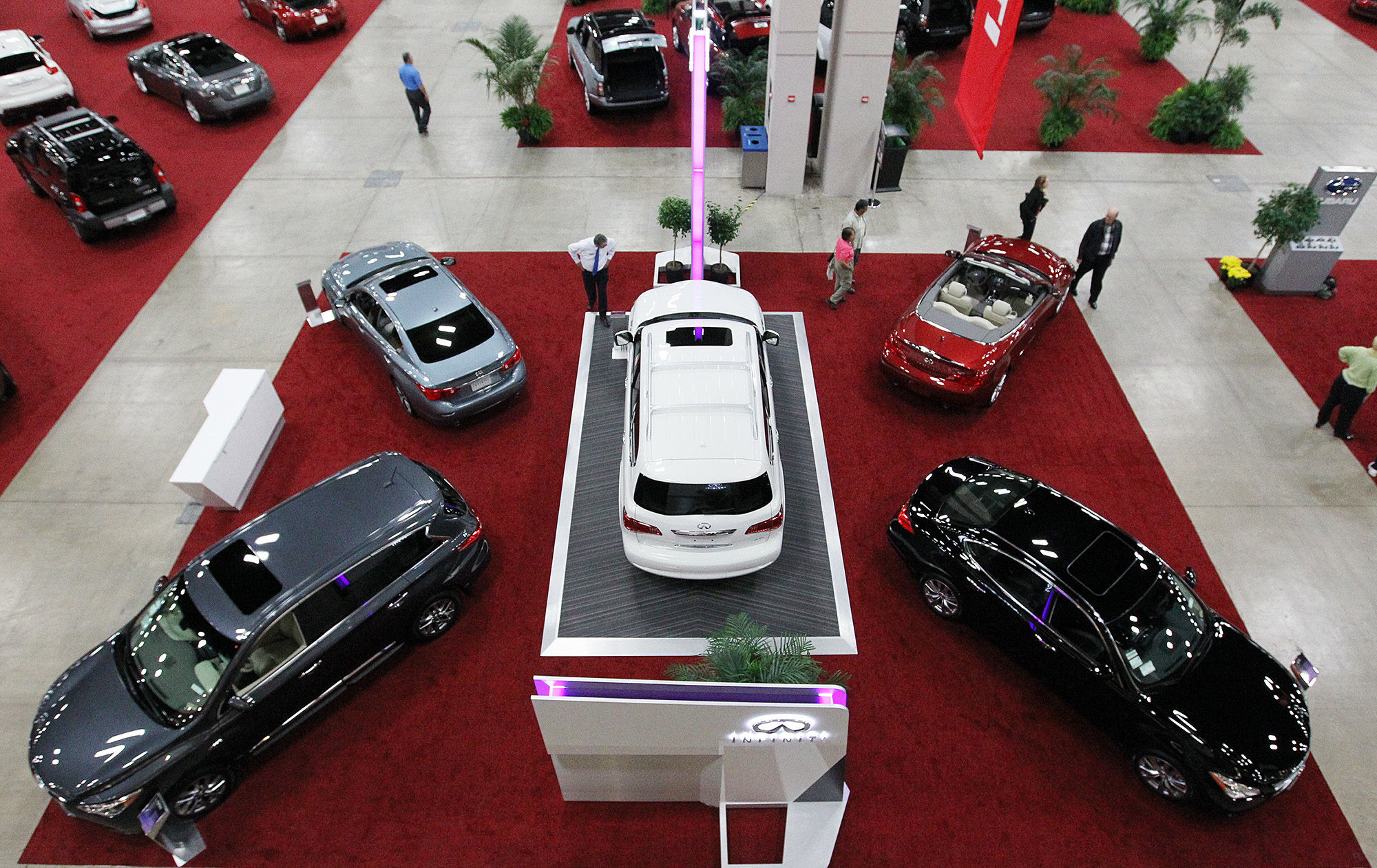 S.A. auto show reinvents the wheel