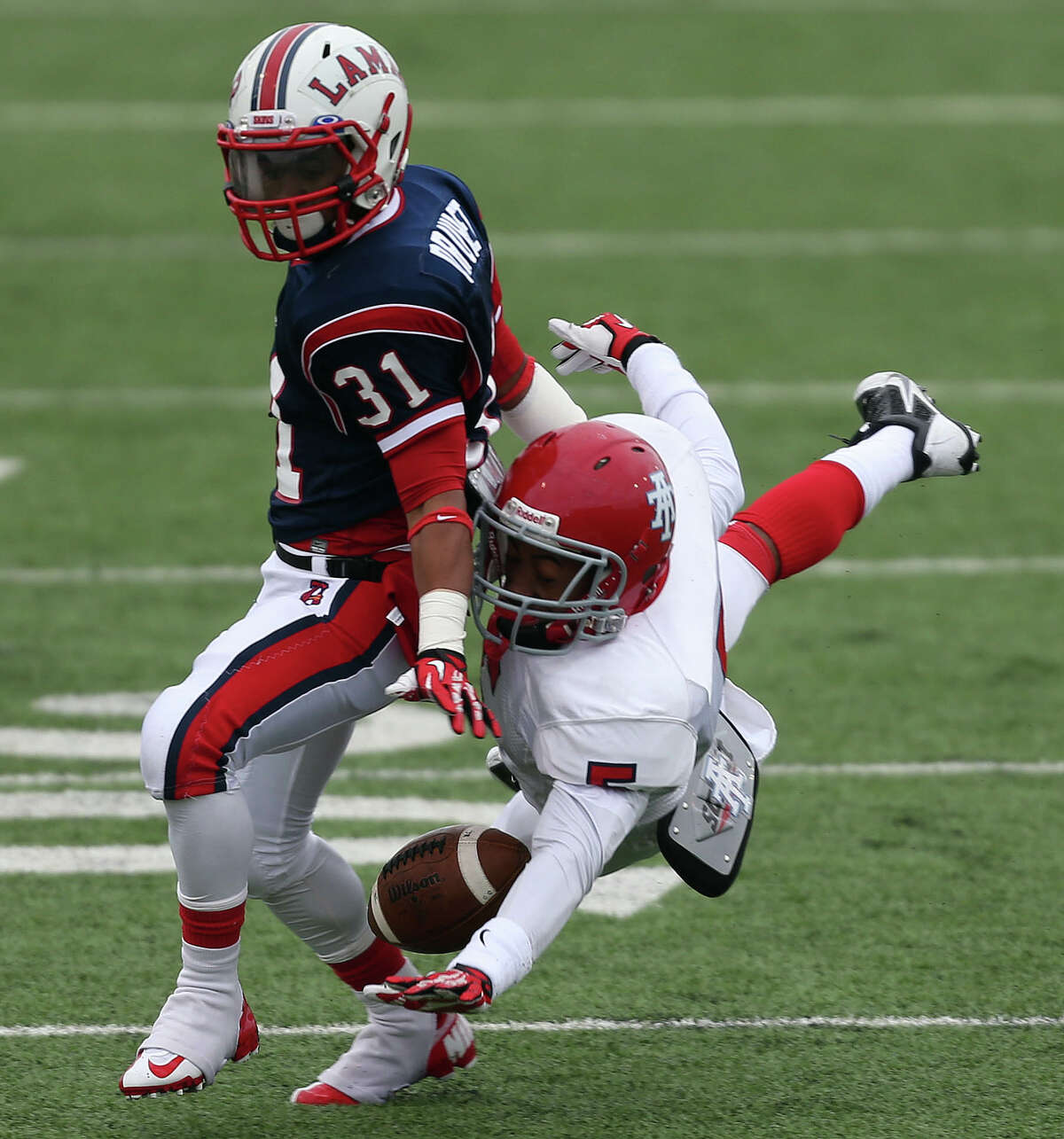 Lamar comes alive in second half to rout Alief Taylor