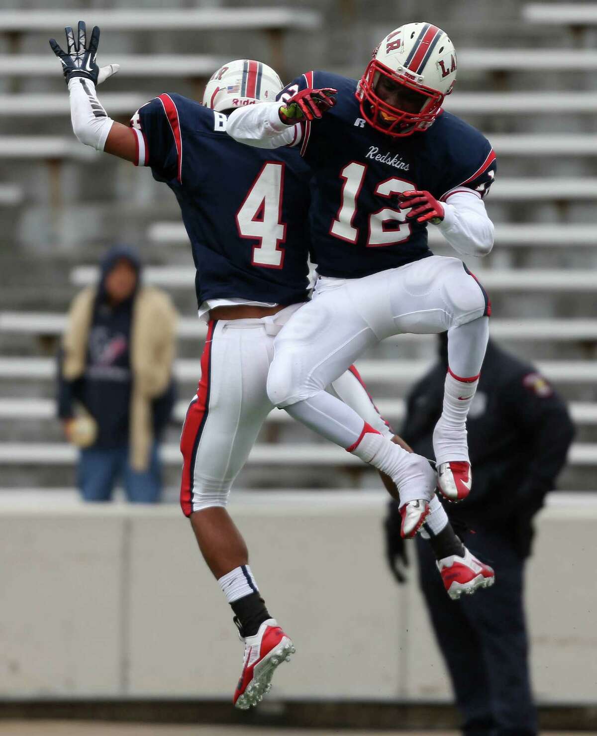 Lamar comes alive in second half to rout Alief Taylor